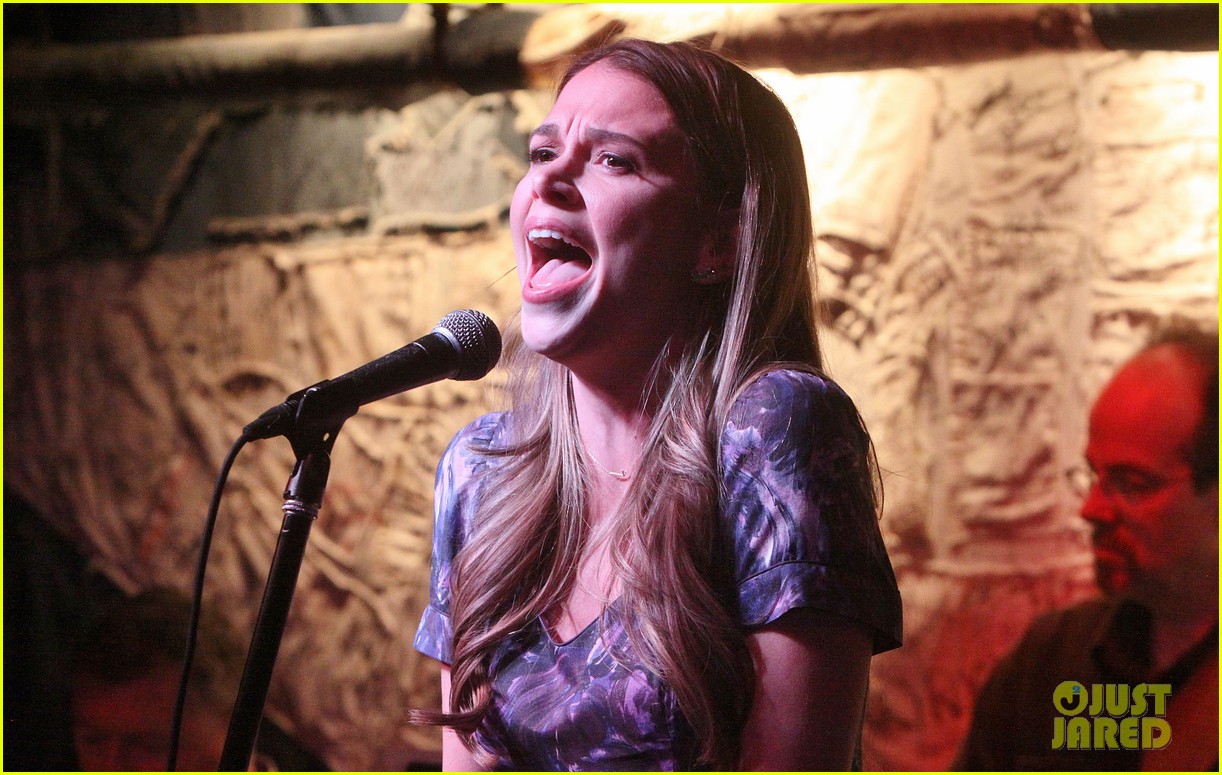 Sutton Foster & Colin Donnell Preview Broadway Musical 'Violet'!: Photo ...