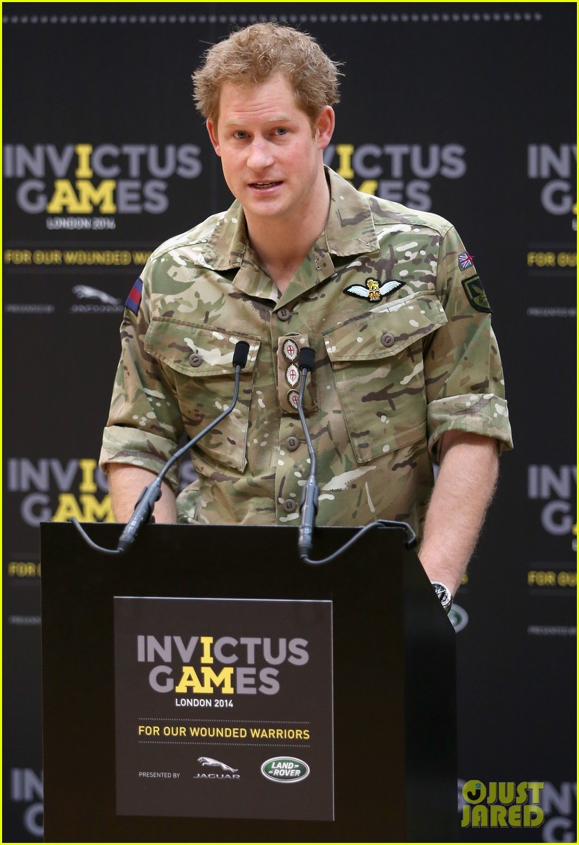 Prince Harry Plays Volleyball on the Floor with Injured Soldiers: Photo ...