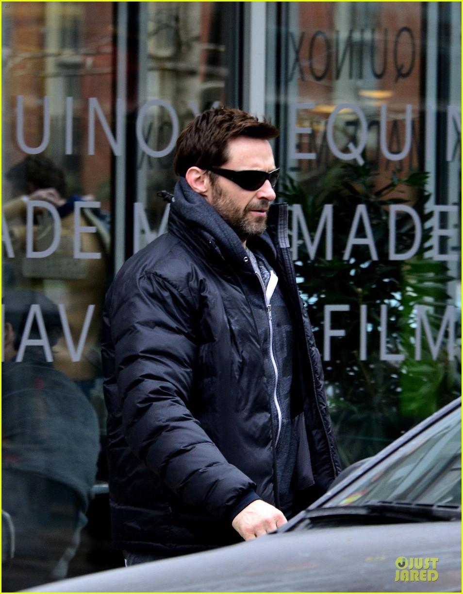 Hugh Jackman Gives a Sweet Kiss to Wife Deborra-Lee Furness!: Photo ...