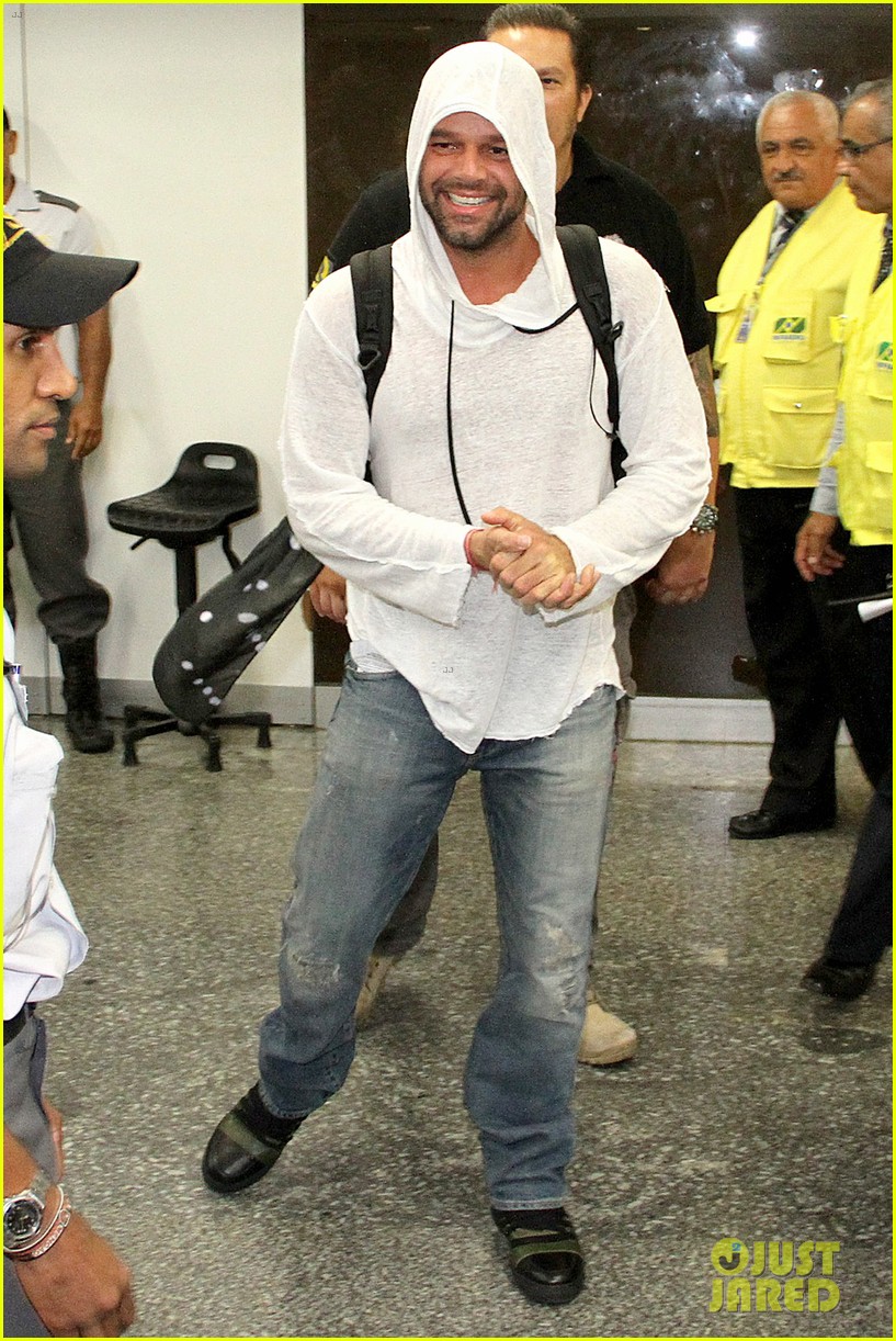 Ricky Martin to Fans: You Deserve to Be Happy!: Photo 3069323 | Ricky ...