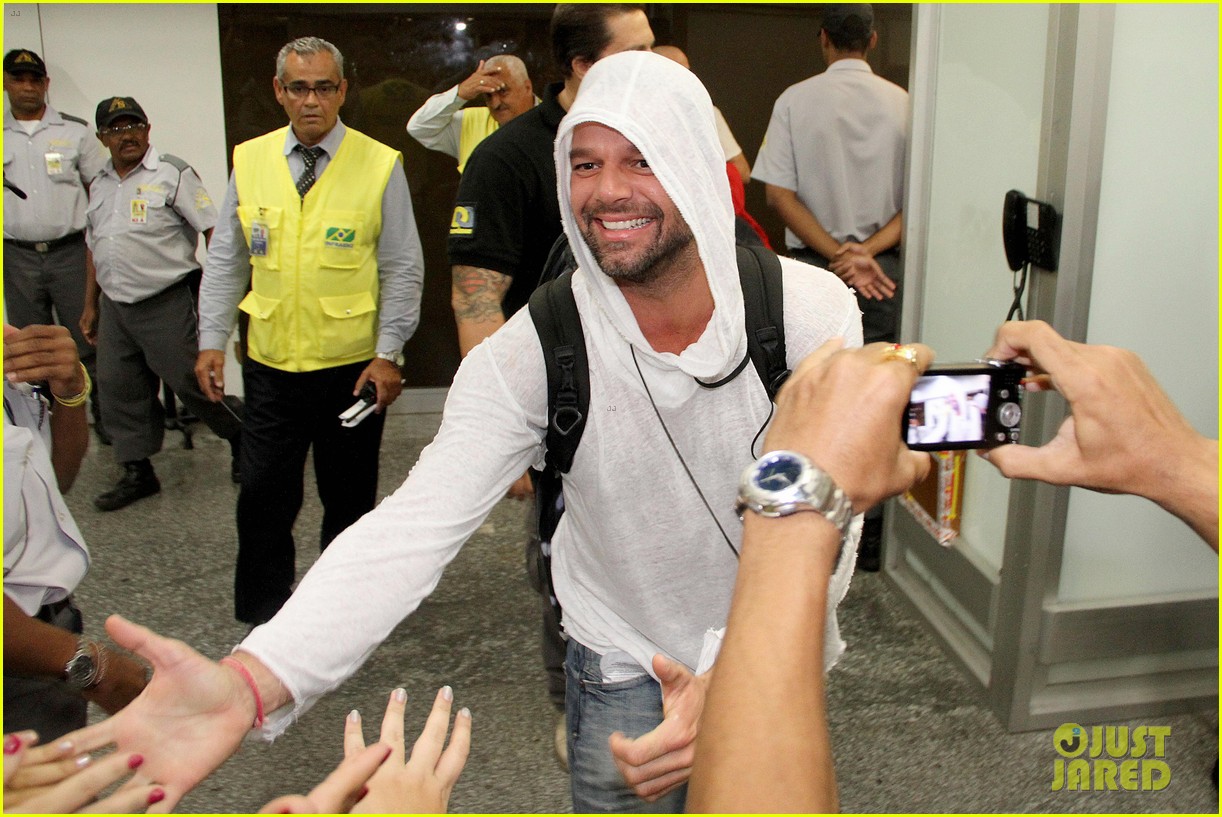 Ricky Martin to Fans: You Deserve to Be Happy!: Photo 3069327 | Ricky ...