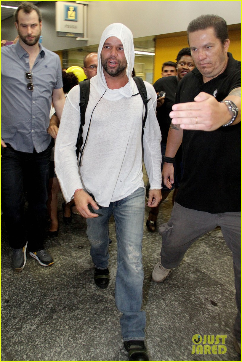 Ricky Martin to Fans: You Deserve to Be Happy!: Photo 3069332 | Ricky ...