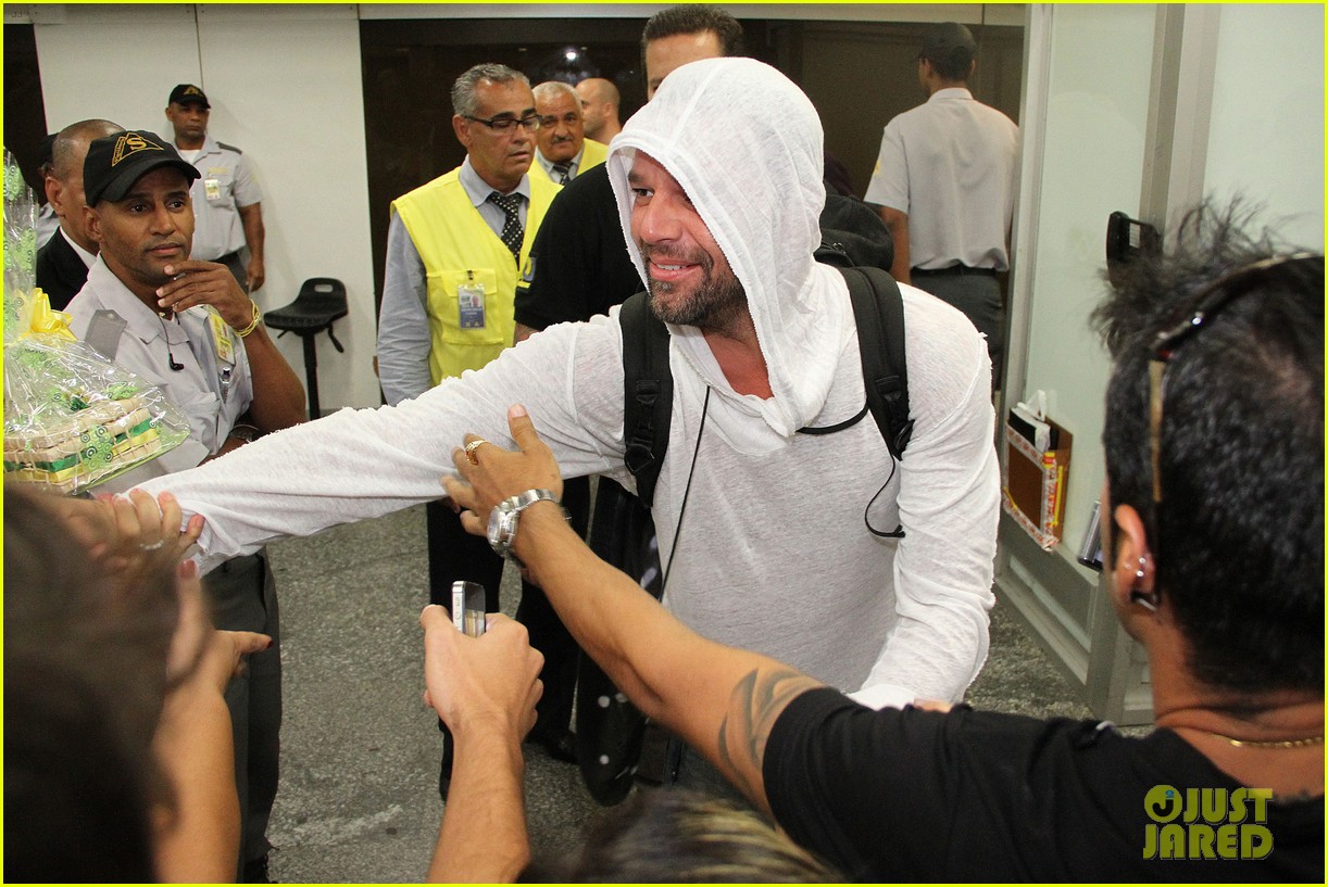 Ricky Martin to Fans: You Deserve to Be Happy!: Photo 3069334 | Ricky ...