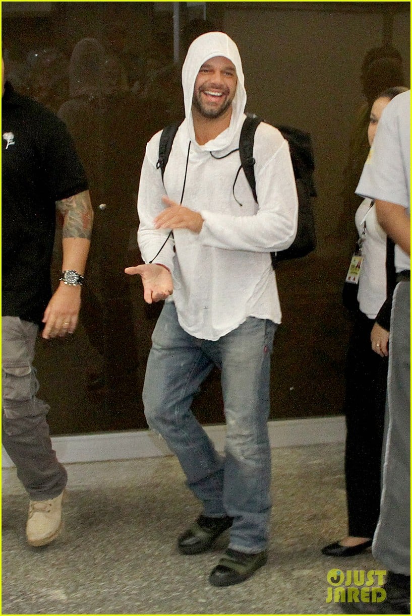 Ricky Martin to Fans: You Deserve to Be Happy!: Photo 3069338 | Ricky ...