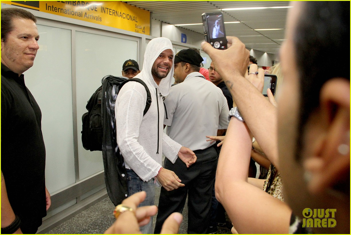 Ricky Martin to Fans: You Deserve to Be Happy!: Photo 3069340 | Ricky ...