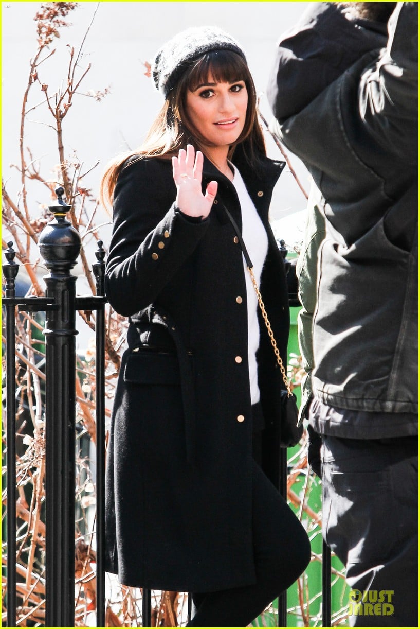 Lea Michele Warms Up Before Early Morning 'Glee' Shoot!: Photo 3072077 ...