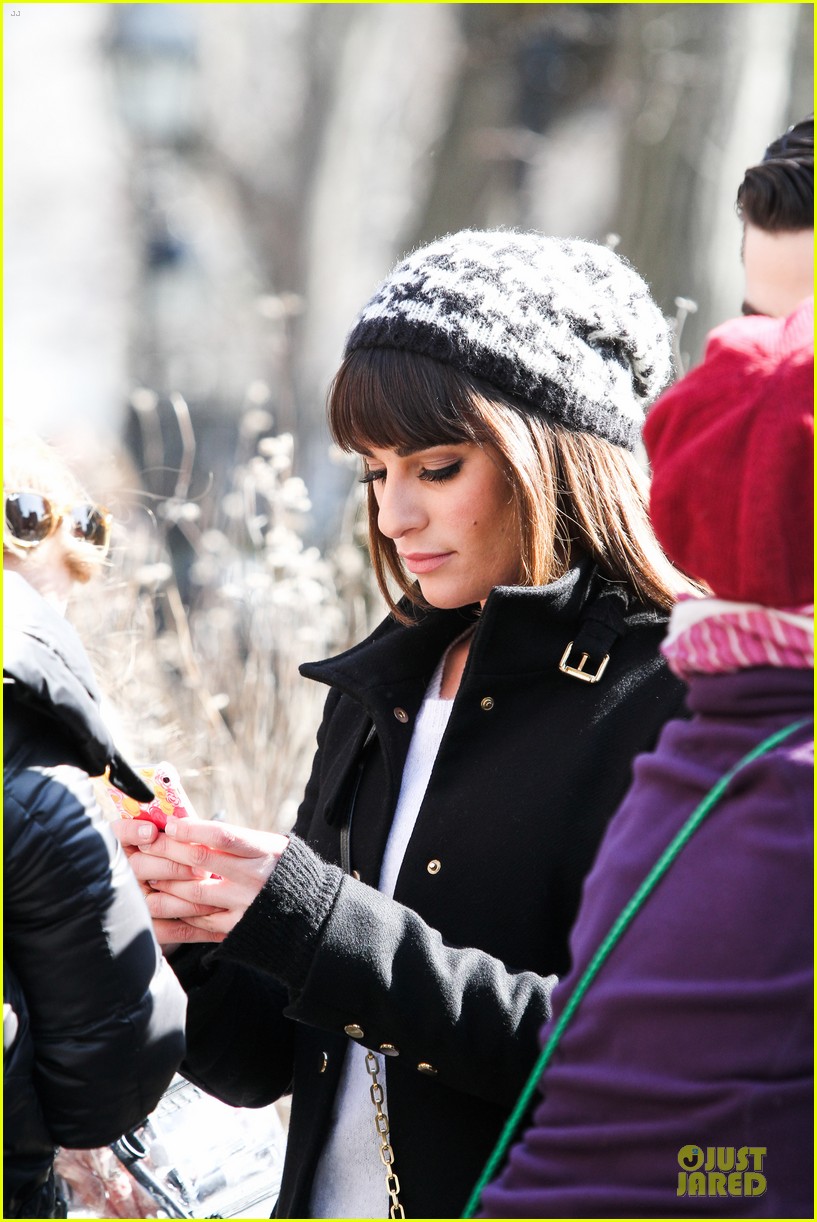Lea Michele Warms Up Before Early Morning 'Glee' Shoot!: Photo 3072098 ...