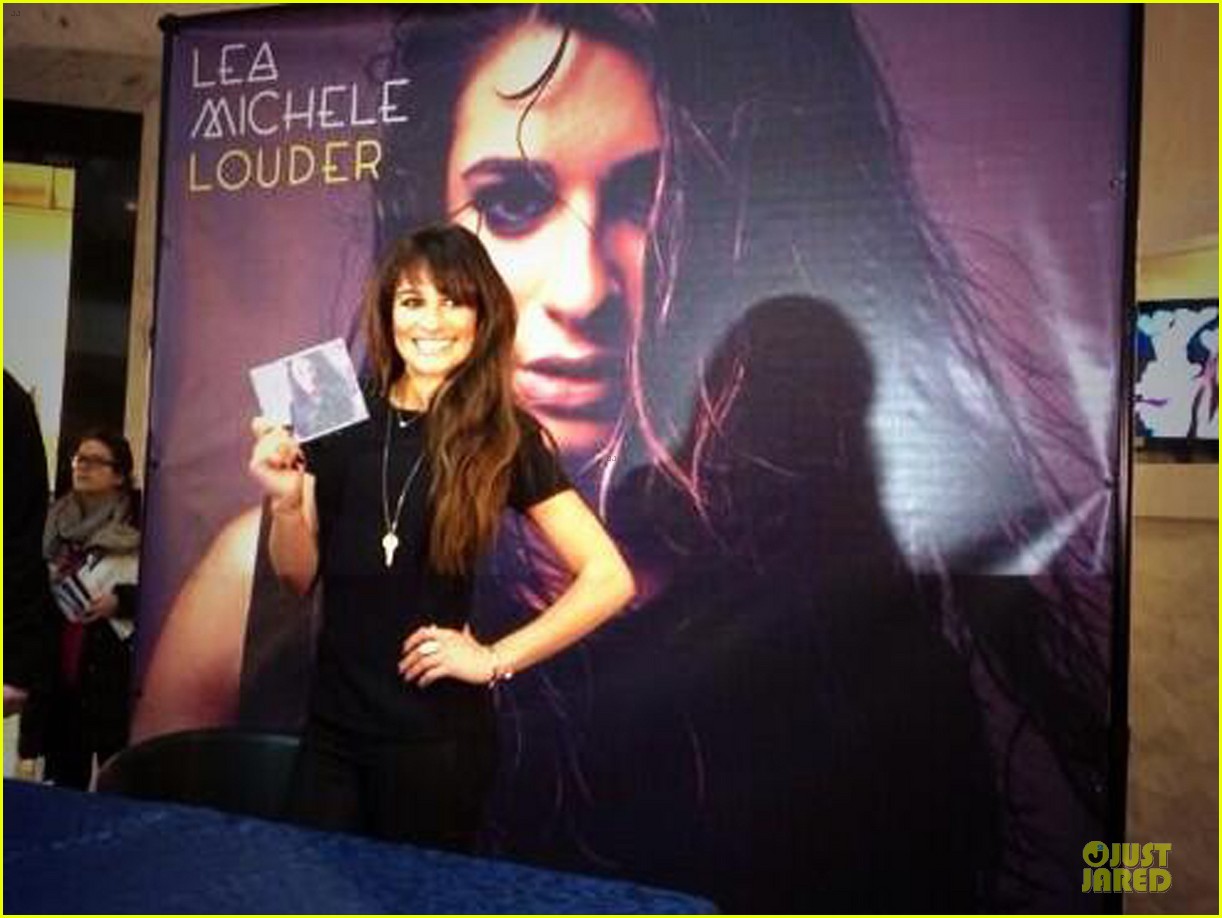 Lea Michele Wears Key Around Her Neck at 'Louder' Album Signing!: Photo ...