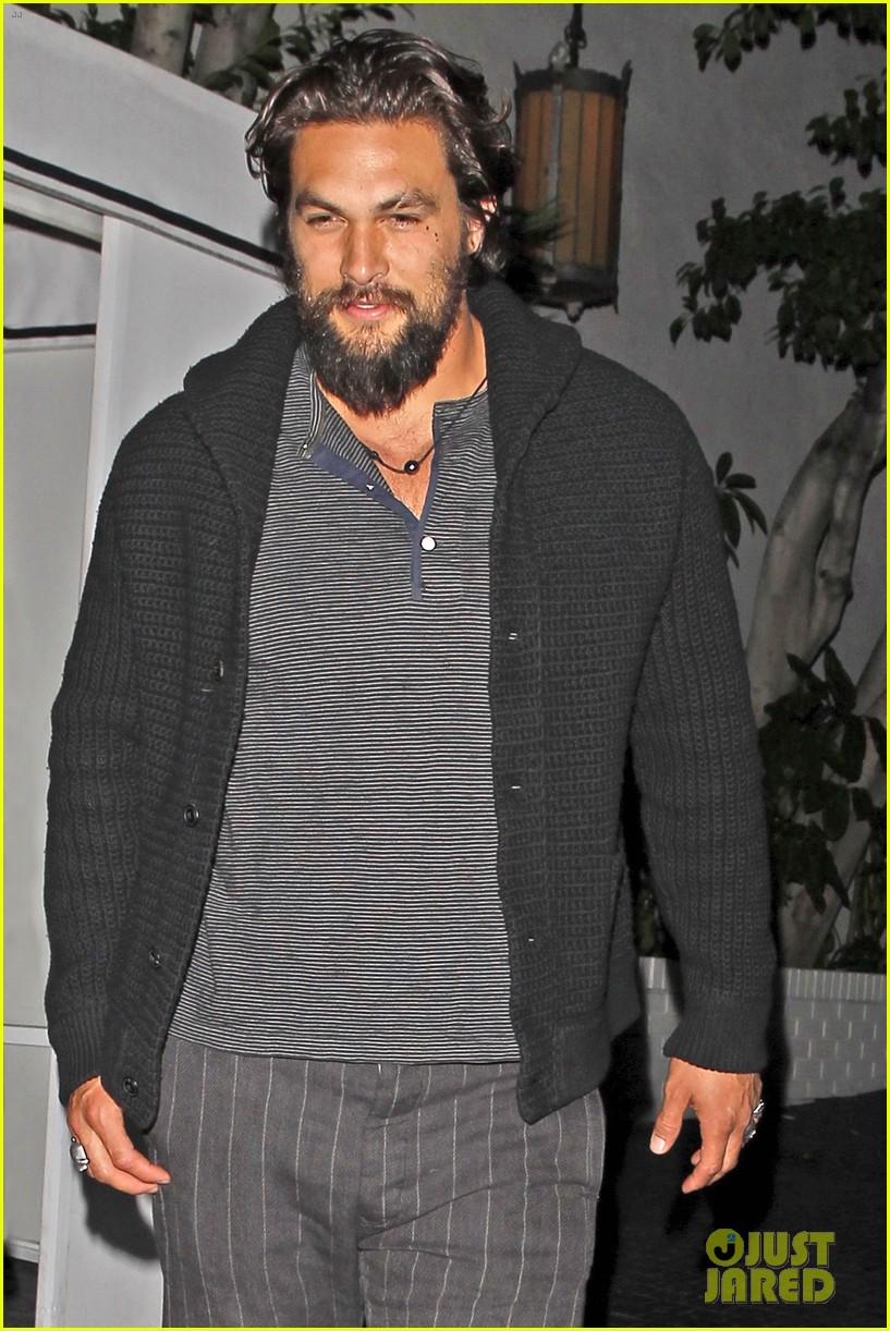 Jason Momoa Gets Admired by Betty White - Watch Now!: Photo 3066687 ...