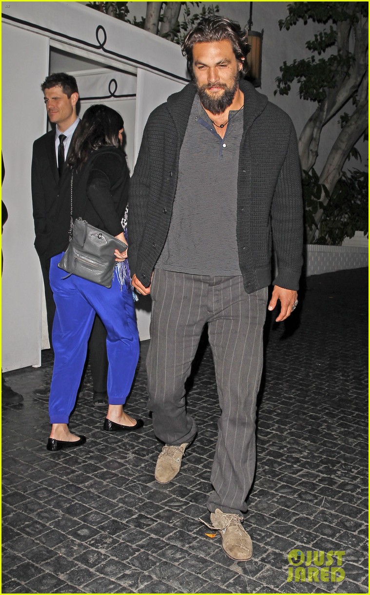 Jason Momoa Gets Admired by Betty White - Watch Now!: Photo 3066688 ...