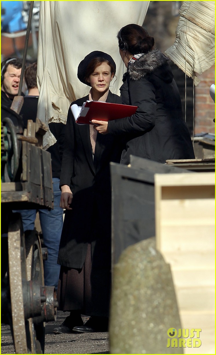 Carey Mulligan Dons Her Period Garb for 'Suffragette' Scenes: Photo ...