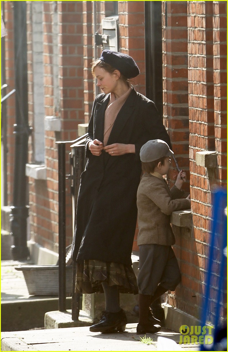 Carey Mulligan Dons Her Period Garb for 'Suffragette' Scenes: Photo ...
