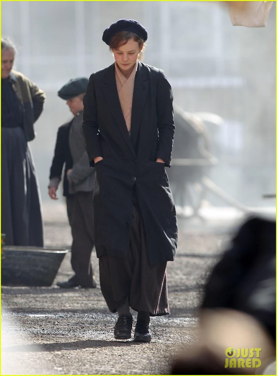 Carey Mulligan Dons Her Period Garb for 'Suffragette' Scenes: Photo ...