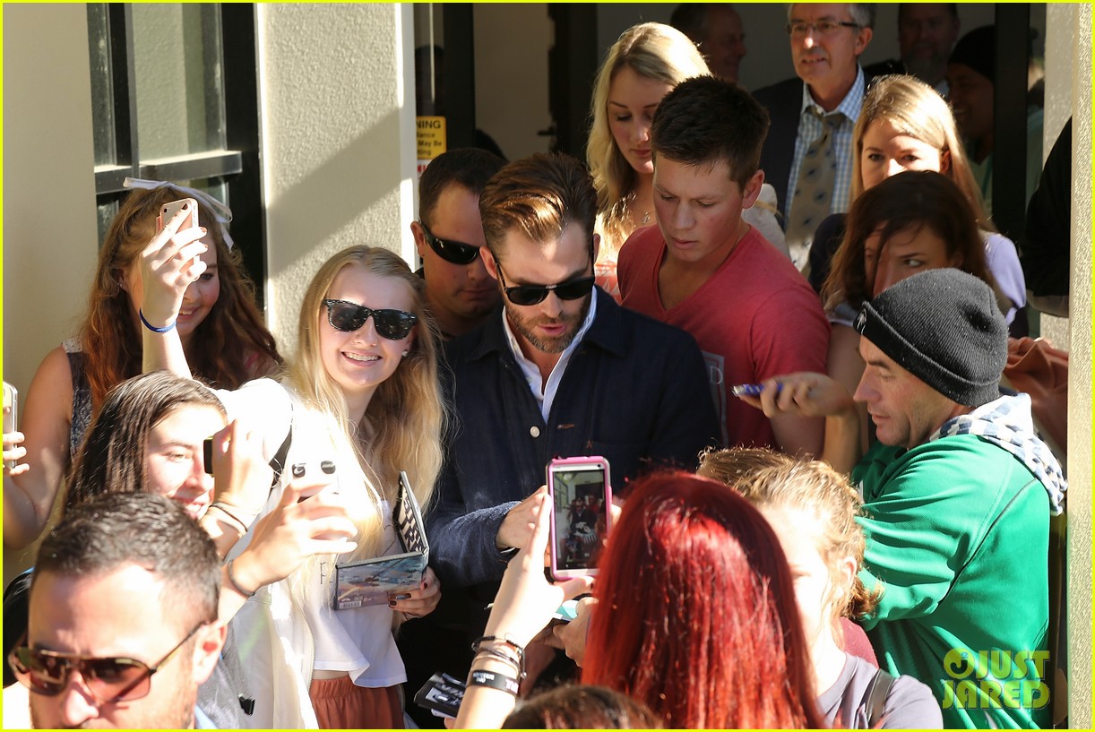 Chris Pine Attends Court Appearance for DUI Arrest in New Zealand ...