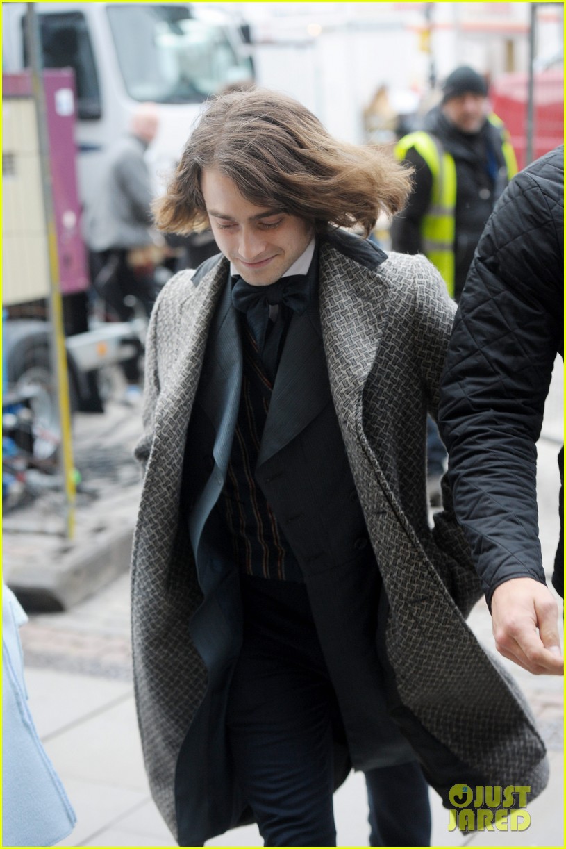 Daniel Radcliffe & Jessica Brown Findlay Wear Period Garb for ...