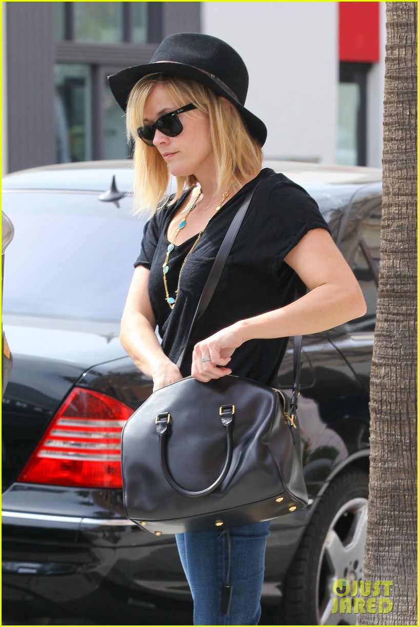 Reese Witherspoon & Colin Firth Star in 'Devil's Knot' Trailer - Watch ...