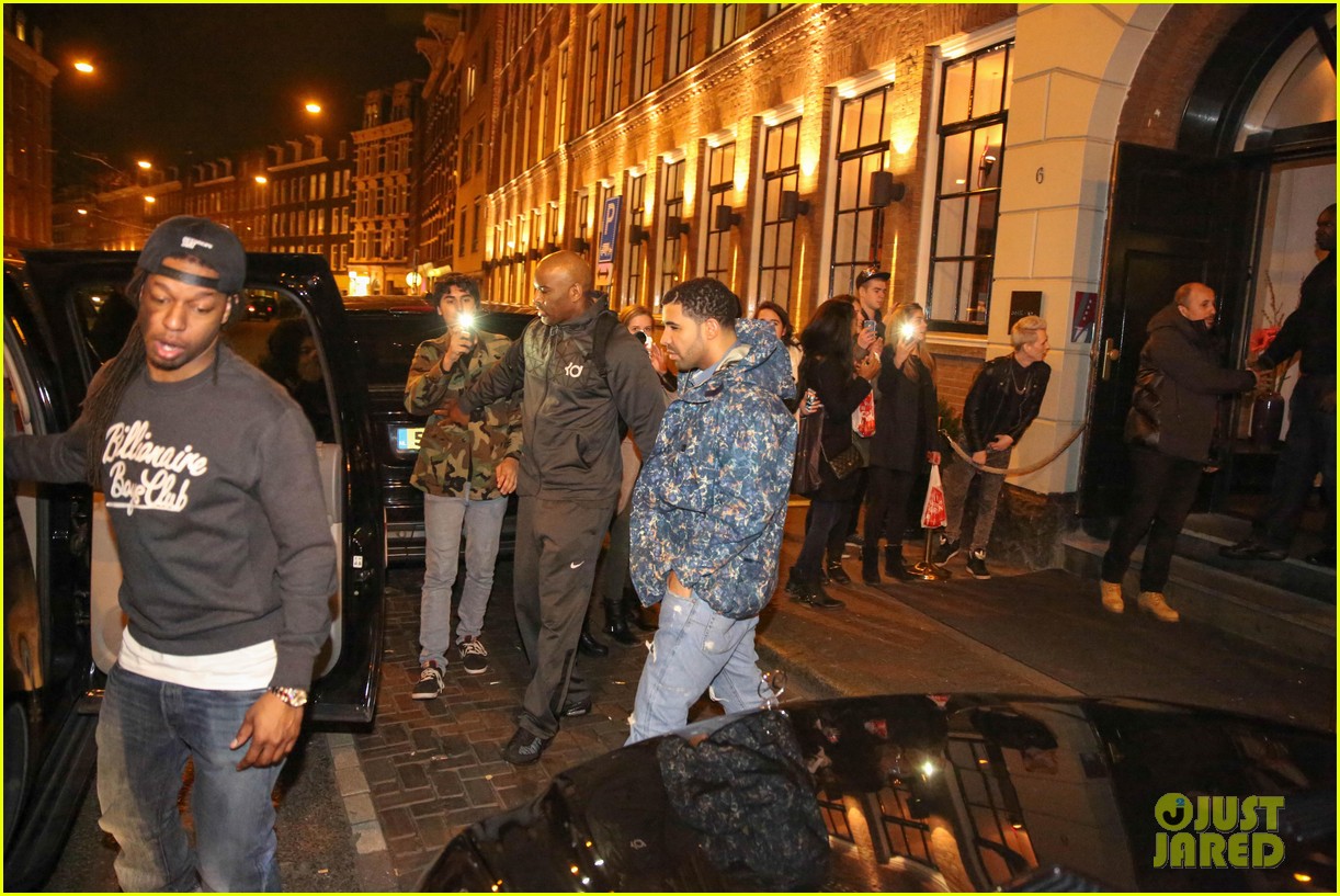 Rihanna & Drake Spotted on Dinner Date in Amsterdam!: Photo 3067645 ...