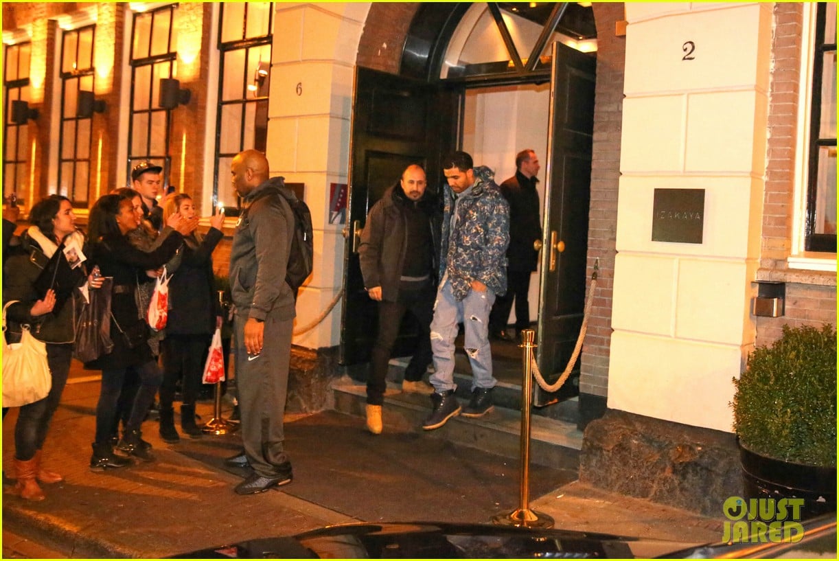 Rihanna & Drake Spotted on Dinner Date in Amsterdam!: Photo 3067647 ...