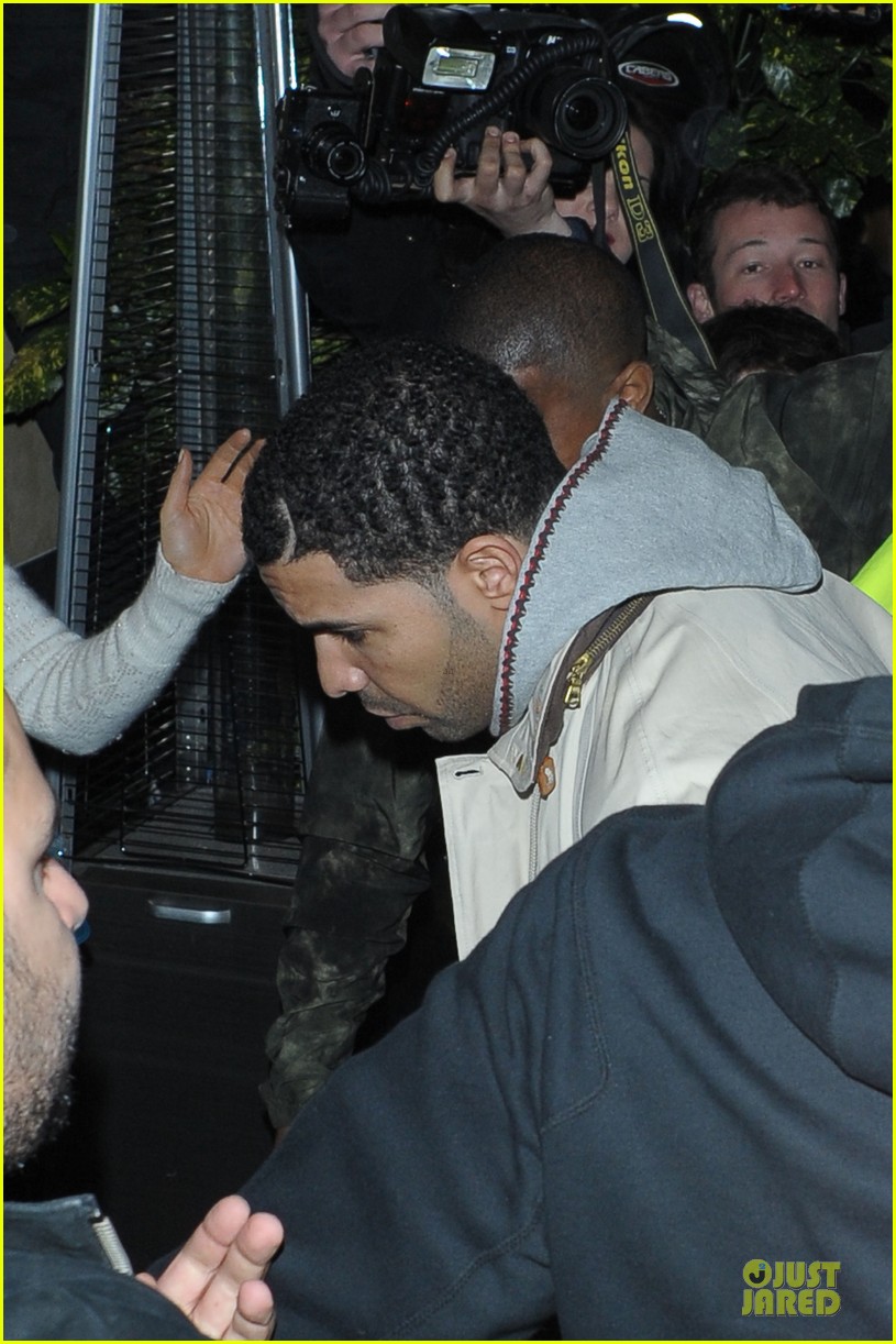 Rihanna is a Sexy Padlock For Drake at Cirque le Soir Club!: Photo ...