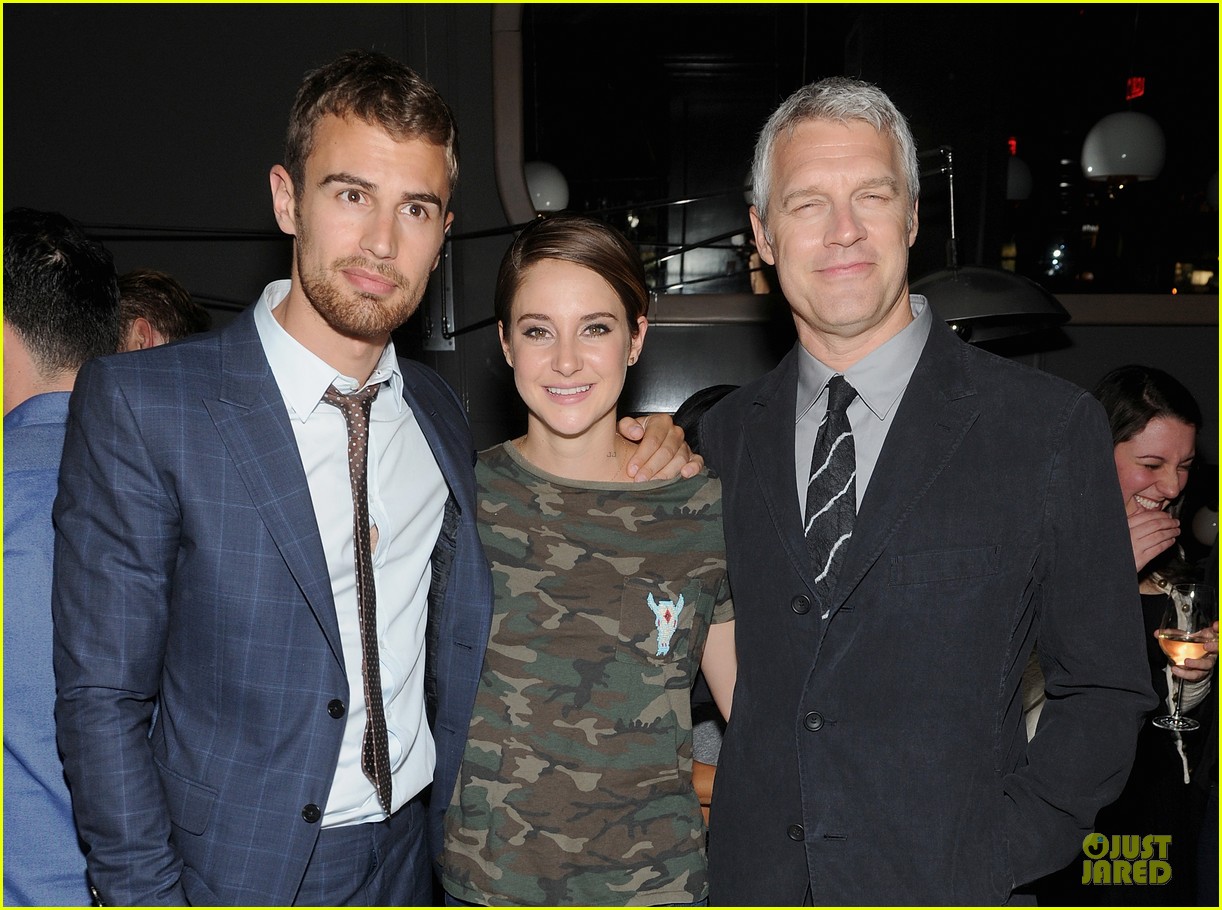 Shailene Woodley Likes to Hang Loose with Her Tongue Out!: Photo ...