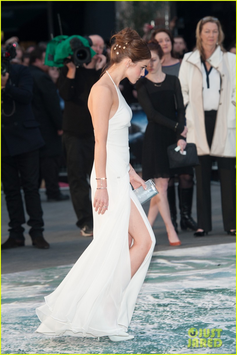 Emma Watson & Douglas Booth Take 'Noah' Home to London!: Photo 3082343 ...