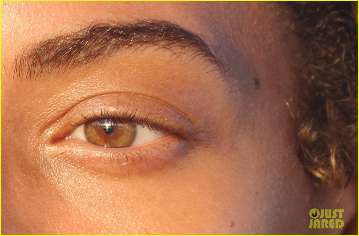 Beyonce & Blue Ivy Meet the Easter Bunny in Adorable New Pics!: Photo ...