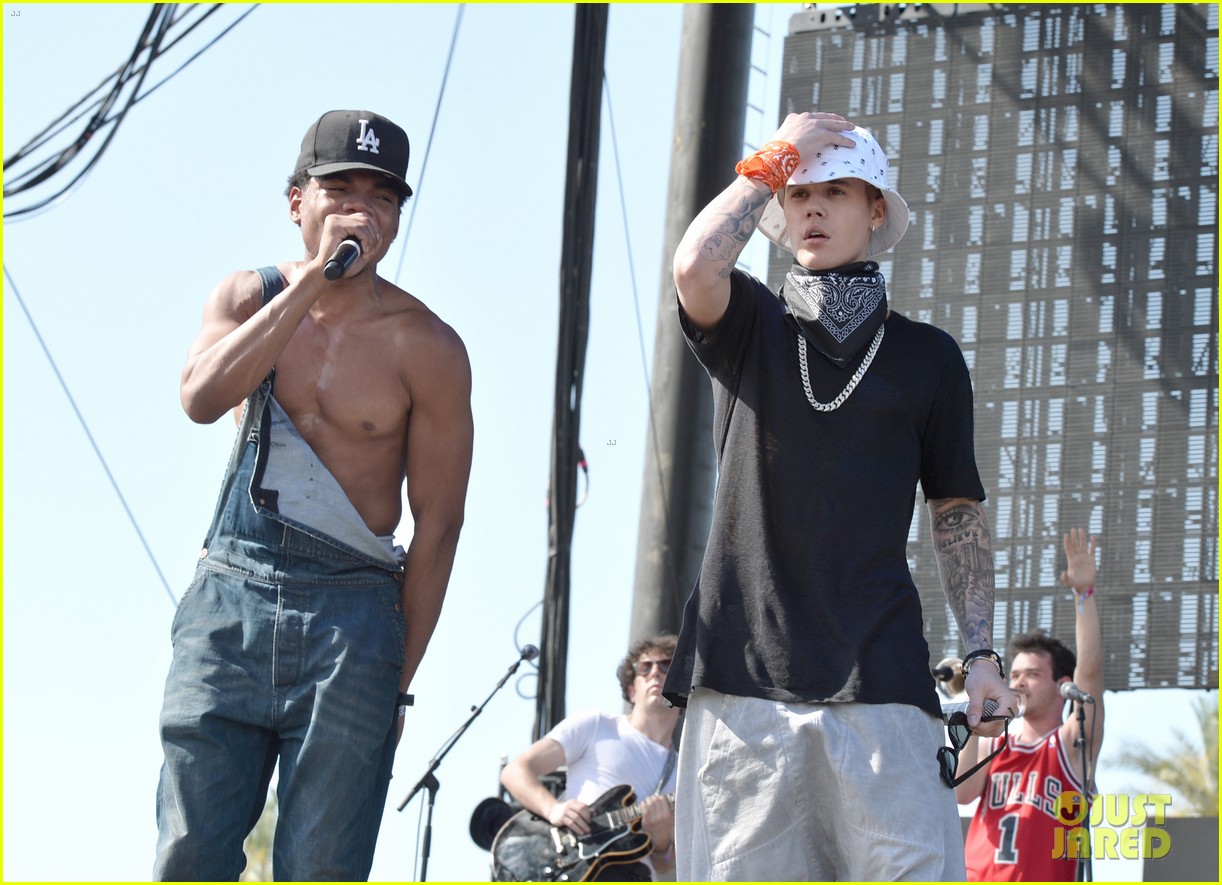 Justin Bieber Surprises Coachella Crowd with Chance The Rapper! (Video ...