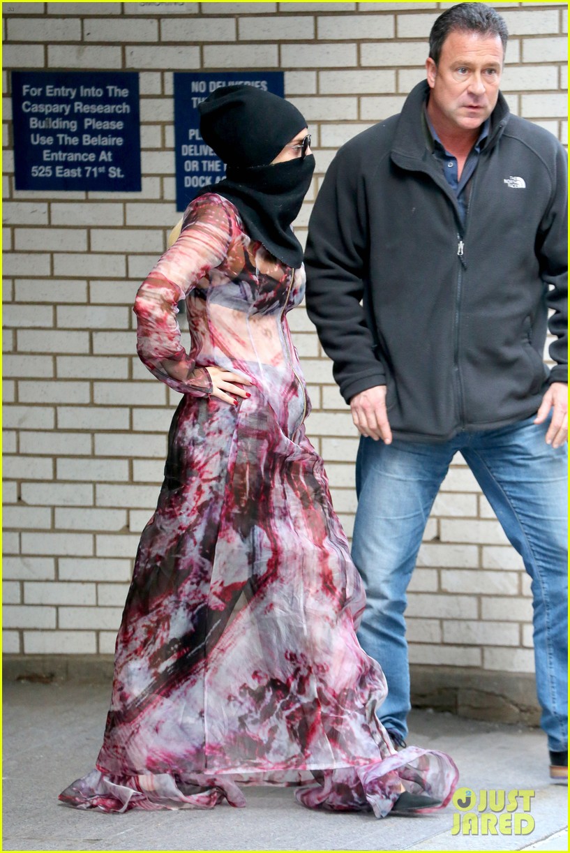 Lady Gaga Covers Her Face in a Burqa After Hospital Visit: Photo ...