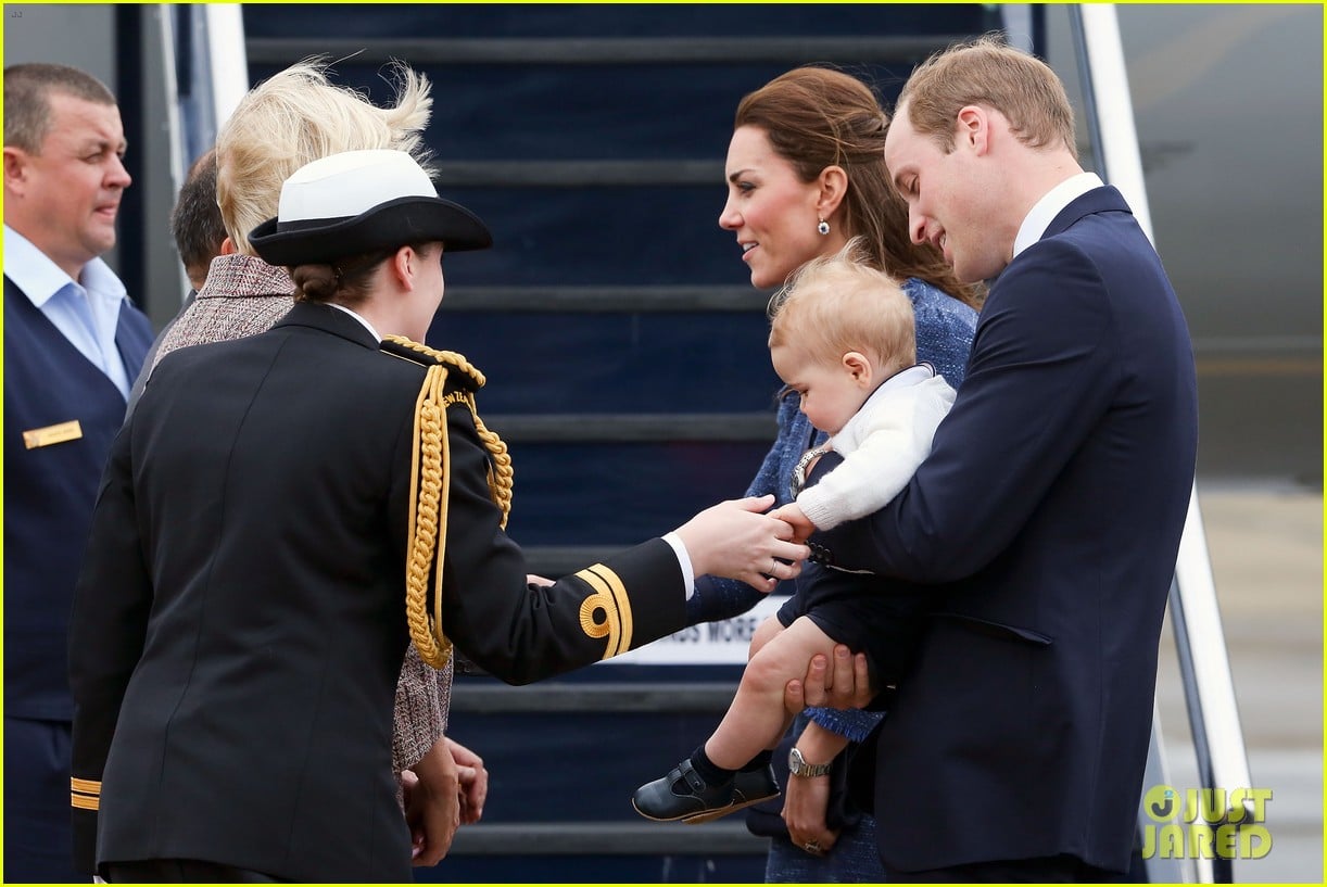 Prince George Makes an Appearance After His Parents Play with Puppies ...