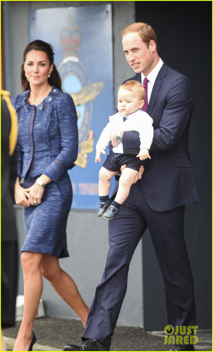 Prince George Makes an Appearance After His Parents Play with Puppies ...