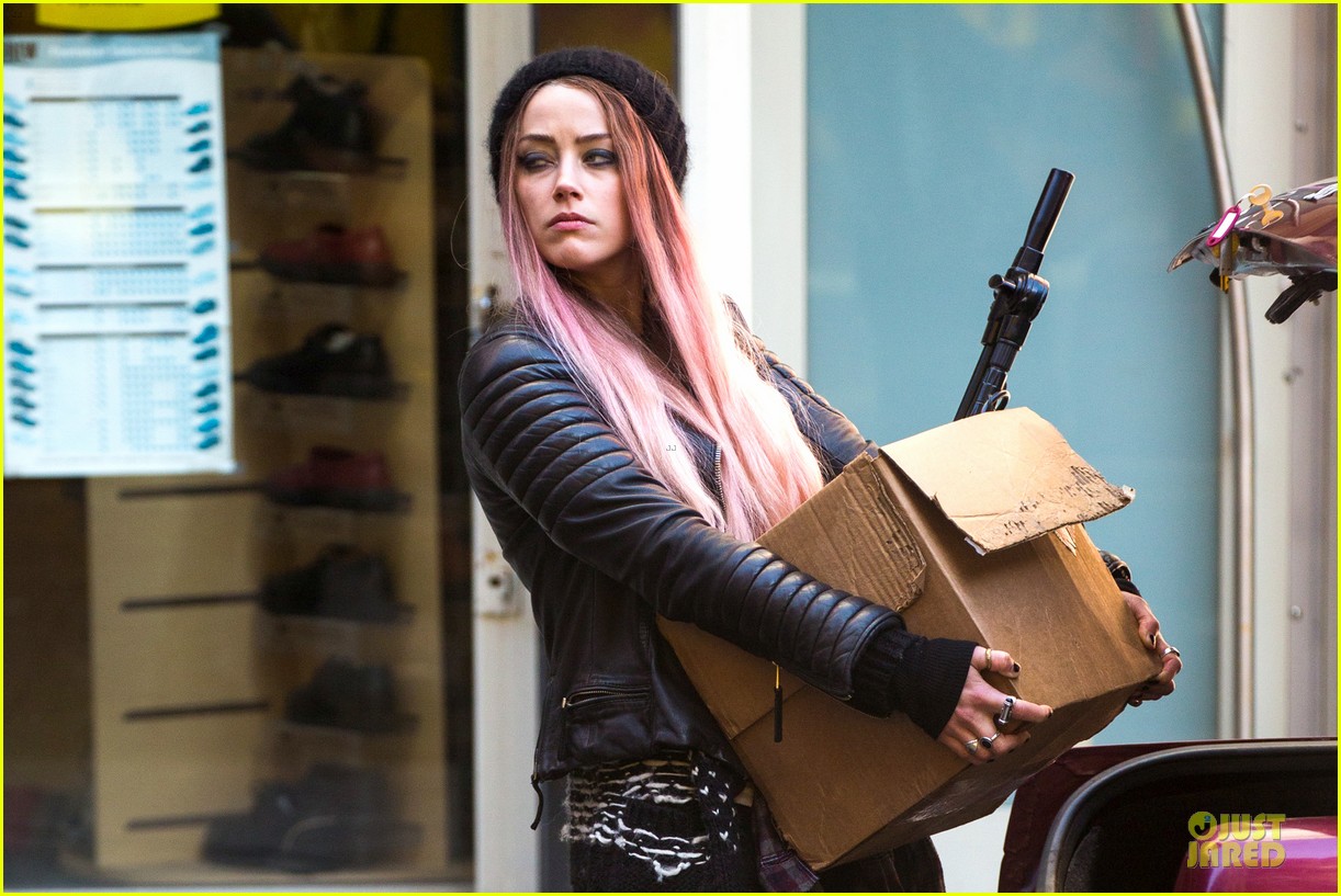 Amber Heard's Gothic Persona Moves Us in 'When I Live My Life Over ...