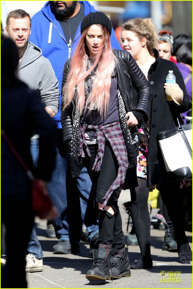 Amber Heard's Gothic Persona Moves Us in 'When I Live My Life Over ...