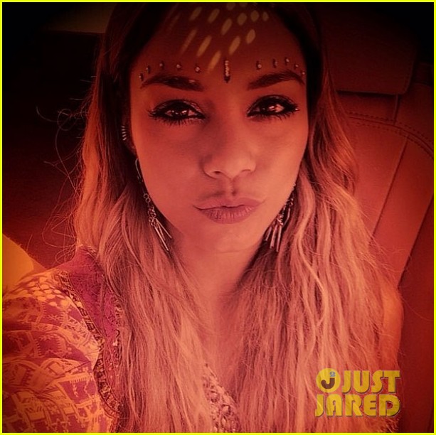 Vanessa Hudgens & Austin Butler Go Incognito at Coachella: Photo ...