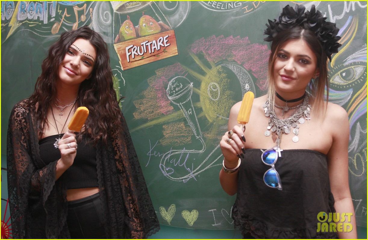 Kendall & Kylie Jenner Went All Out with Their Coachella Outfits: Photo ...