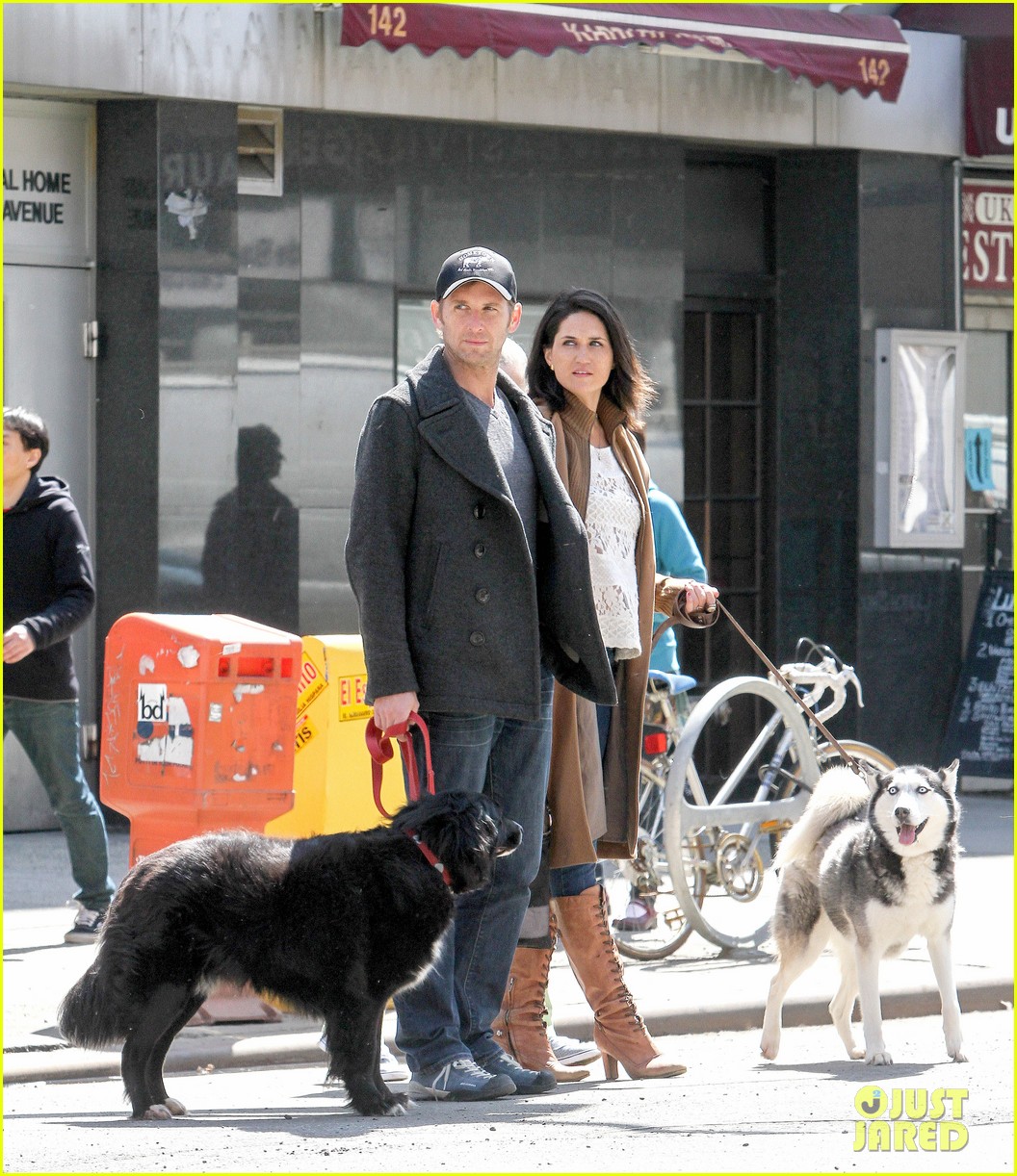 Josh Lucas & Jessica Ciencin Henriquez Look Very Lovey Dovey Despite ...