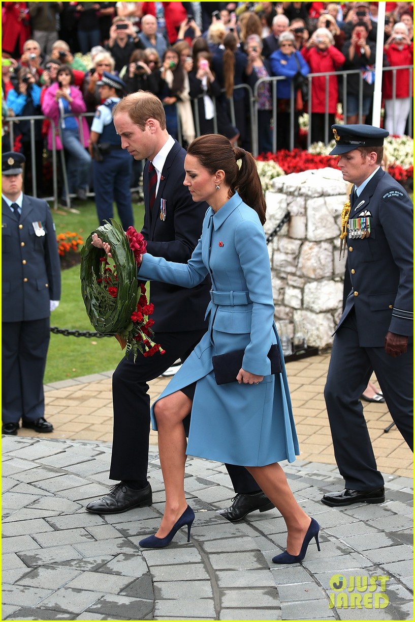 Kate Middleton Is Regal in Blue at a Wreath Laying Ceremony: Photo ...