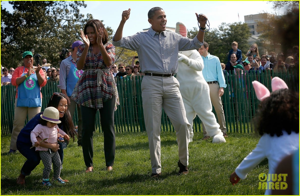 Michelle Obama Brings the First Dogs to the White House Easter Egg Roll ...