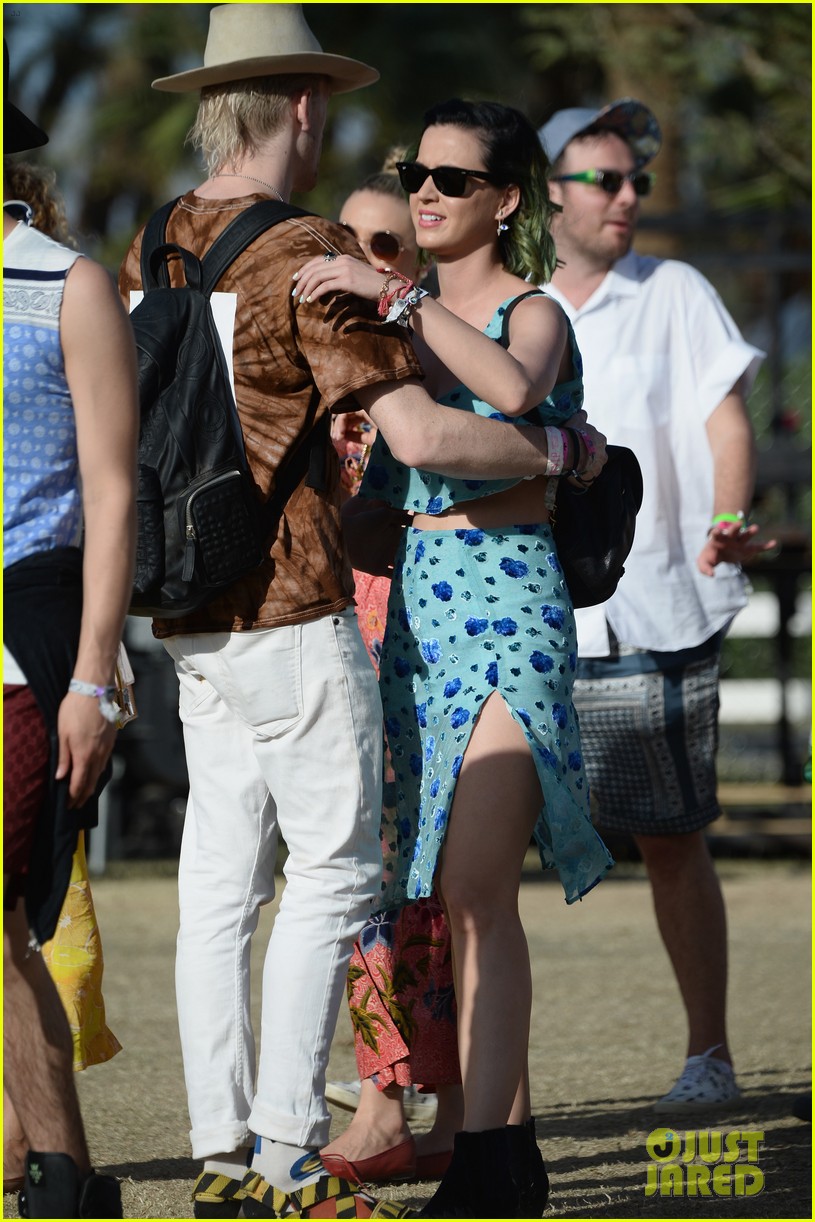 Katy Perry Gets Flowers from Singer Blood Orange at Coachella!: Photo ...