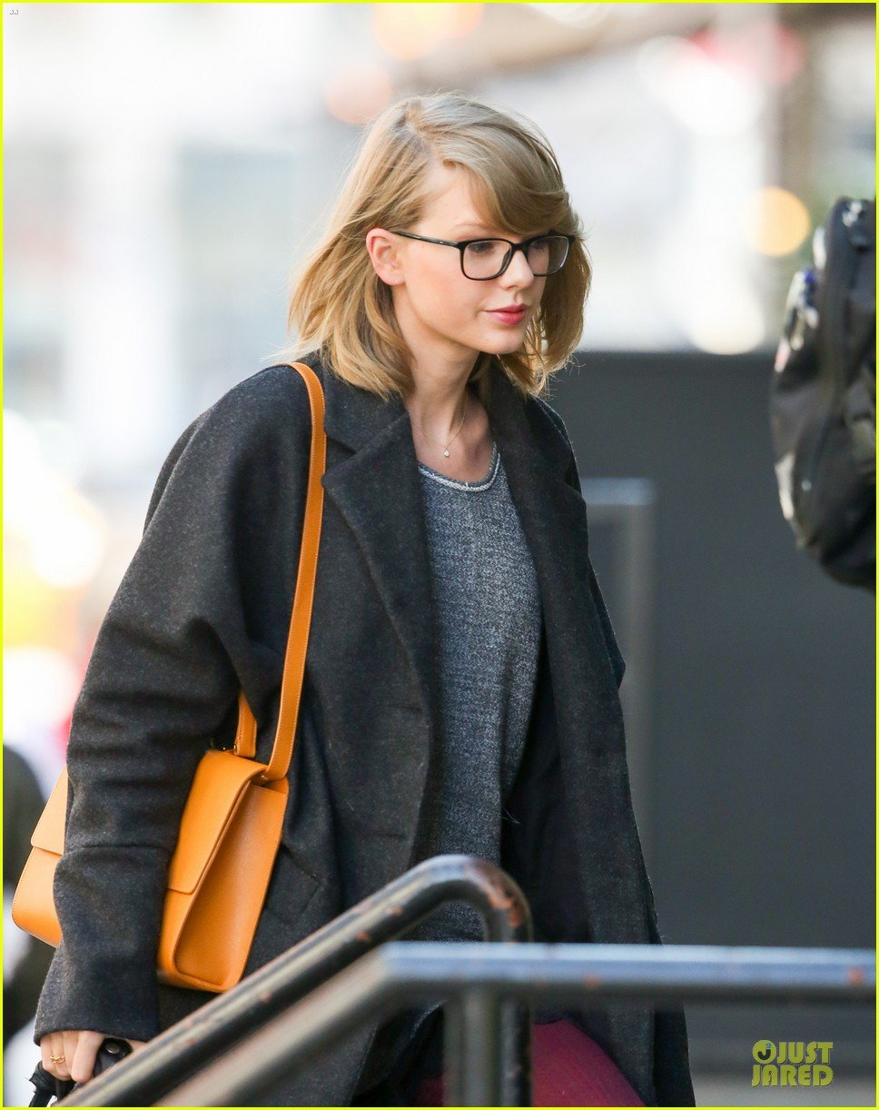 Taylor Swift Likes to Apply E.E. Cummings' Poems to Her Life!: Photo ... Taylor Swift Likes to Apply E.E. Cummings' Poems to Her Life!: Photo ...