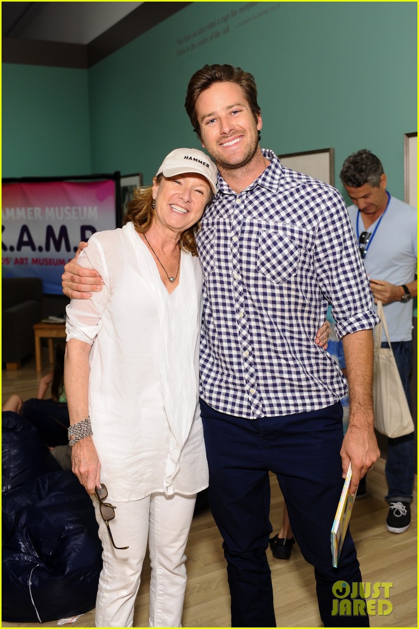 Jessica Alba Makes It a Family Affair at the Hammer Museum!: Photo ...