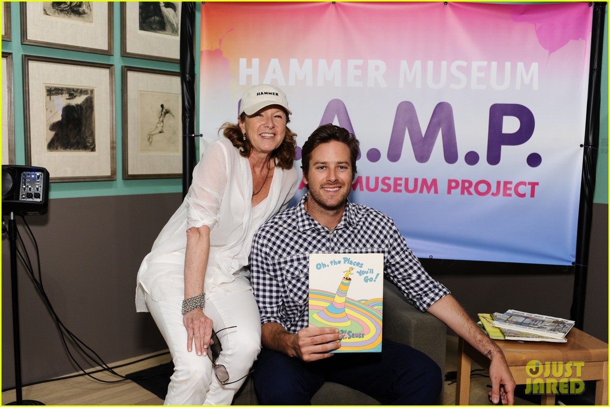 Jessica Alba Makes It a Family Affair at the Hammer Museum!: Photo ...