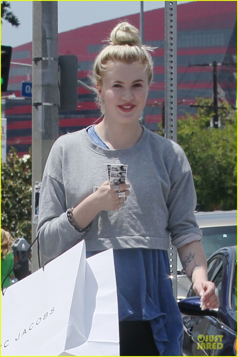 Ireland Baldwin & Angel Haze Grab Breakfast Together After Kissing ...