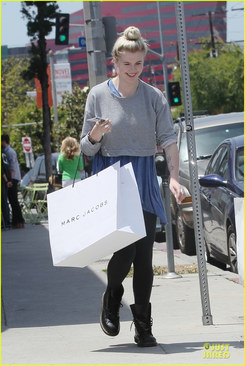 Ireland Baldwin & Angel Haze Grab Breakfast Together After Kissing ...