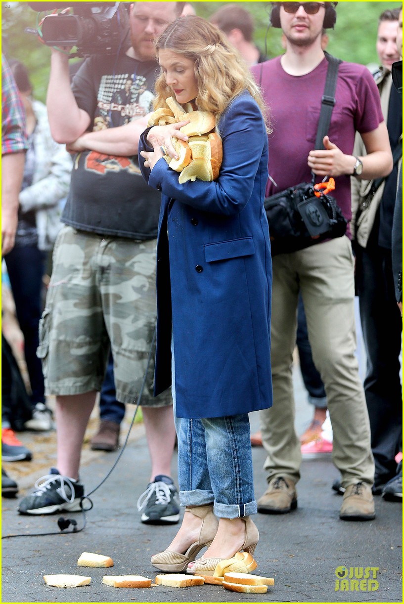 Drew Barrymore & Jimmy Fallon Switch Lips to Sing 'Grease' - Watch Now ...