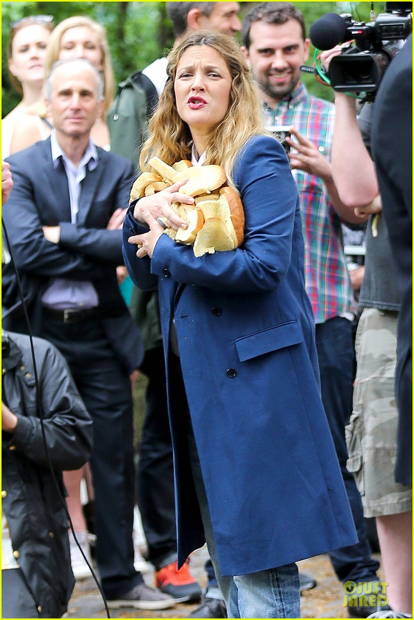 Drew Barrymore & Jimmy Fallon Switch Lips to Sing 'Grease' - Watch Now ...