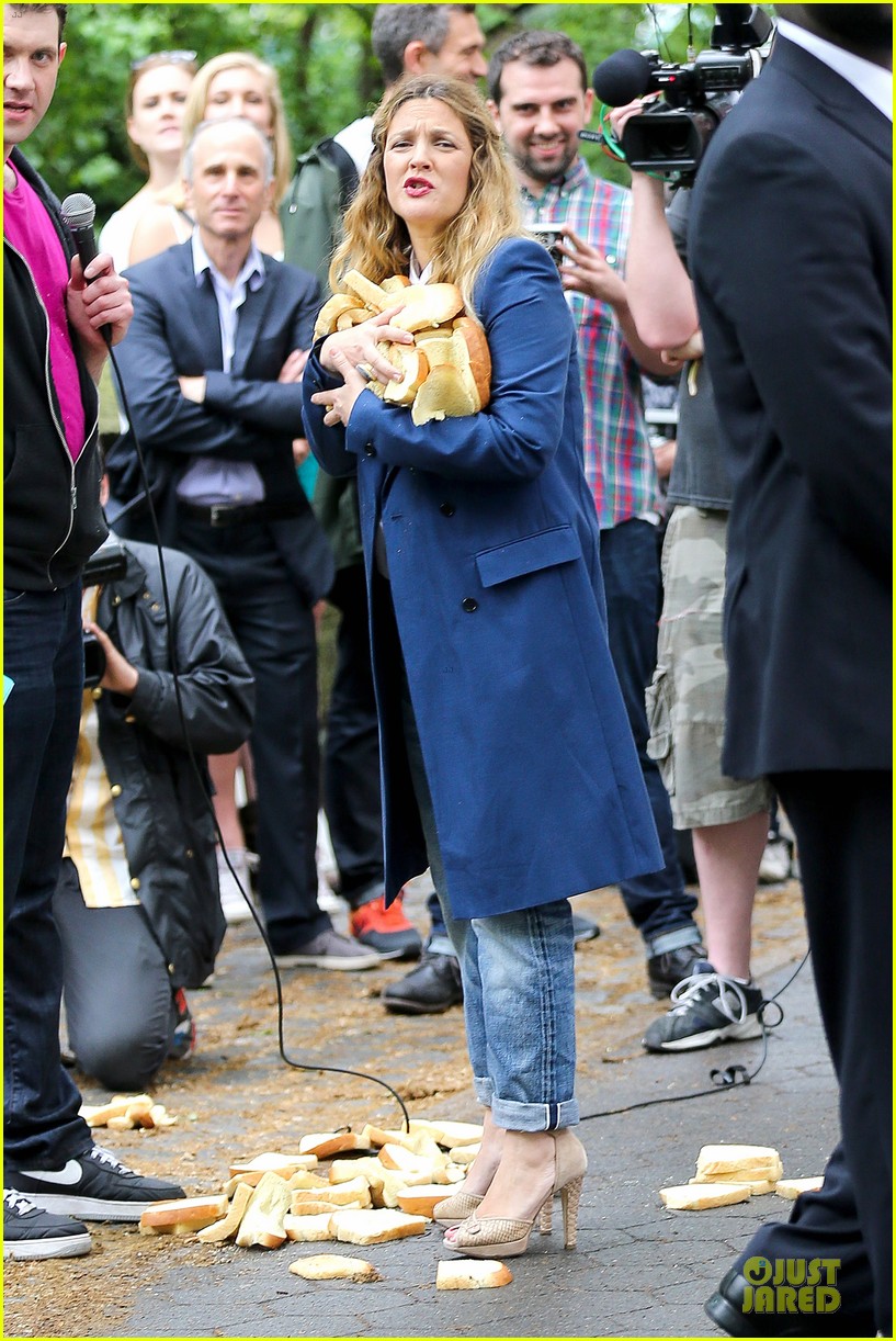 Drew Barrymore & Jimmy Fallon Switch Lips to Sing 'Grease' - Watch Now ...