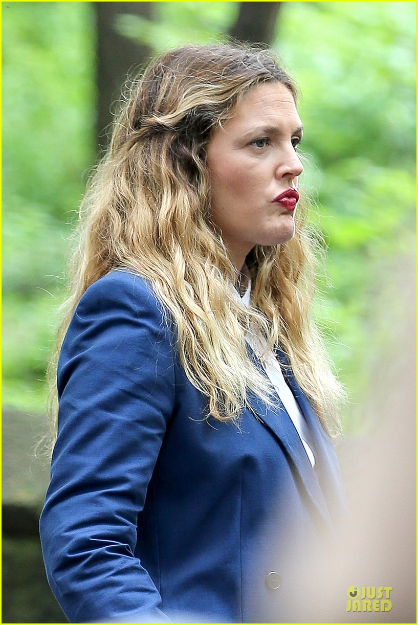 Drew Barrymore & Jimmy Fallon Switch Lips to Sing 'Grease' - Watch Now ...