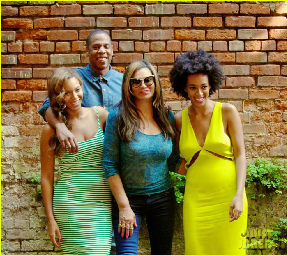 Beyonce, Jay Z, & Solange Smile Wide in New Family Photo!: Photo ...