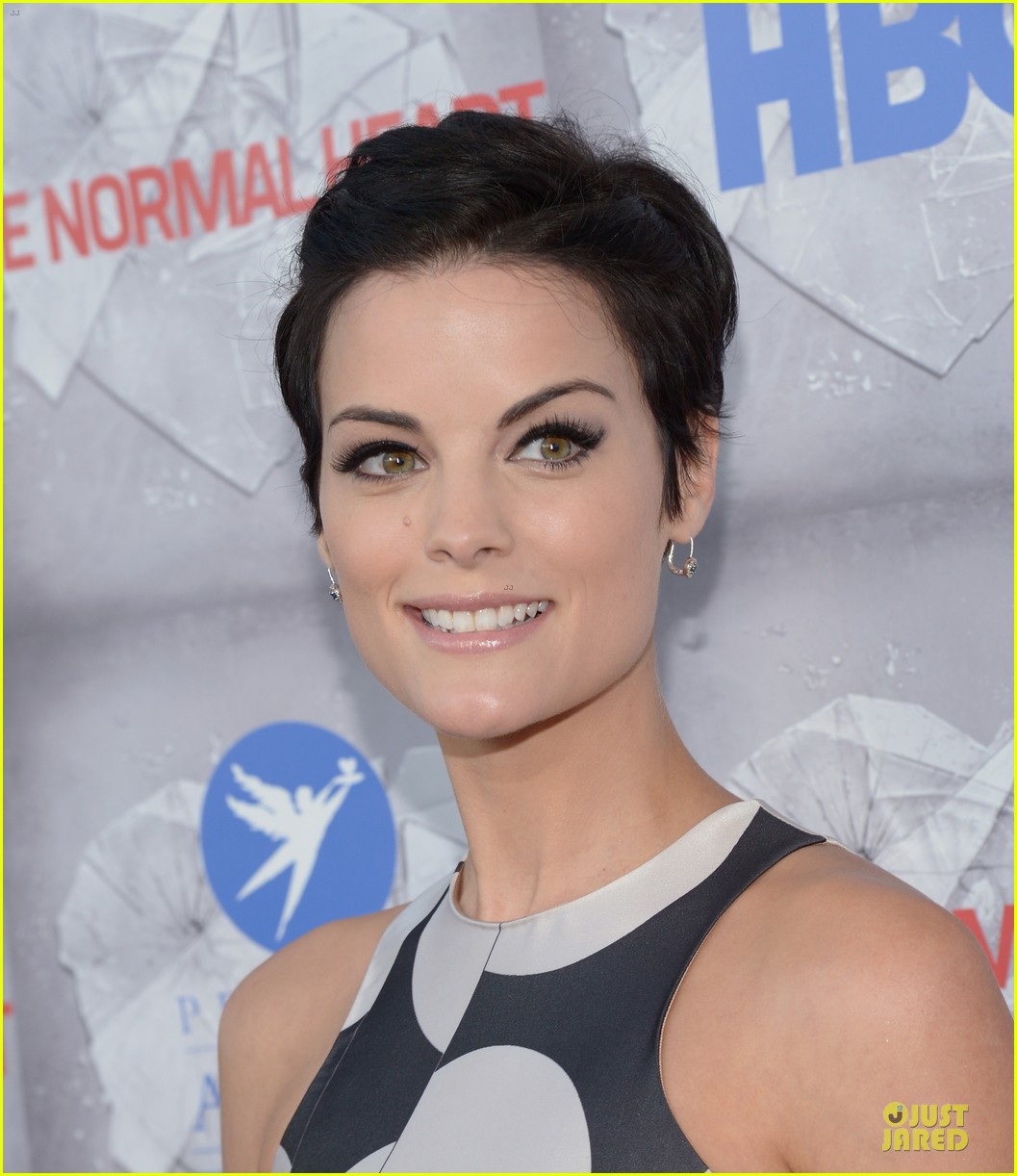 Matt Bomer Stands Out in Maroon Suit at 'Normal Heart' L.A. Premiere ...