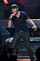 Luke Bryan Brings Out the Tight Jeans for iHeartRadio Music Awards 2014 ...